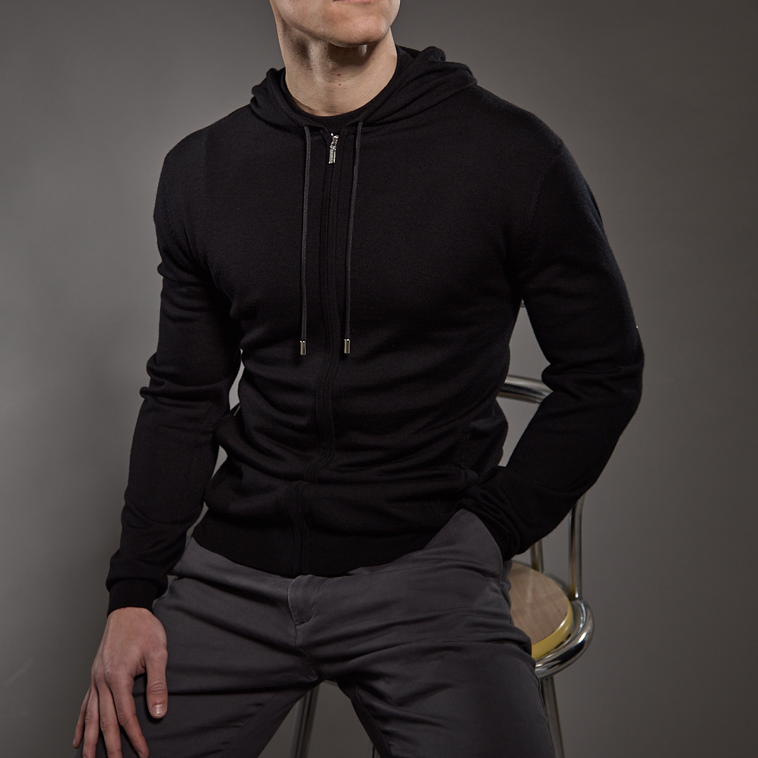 'Ravenna' Extra Fine Merino Zip Hoodie in Black – Malenzo